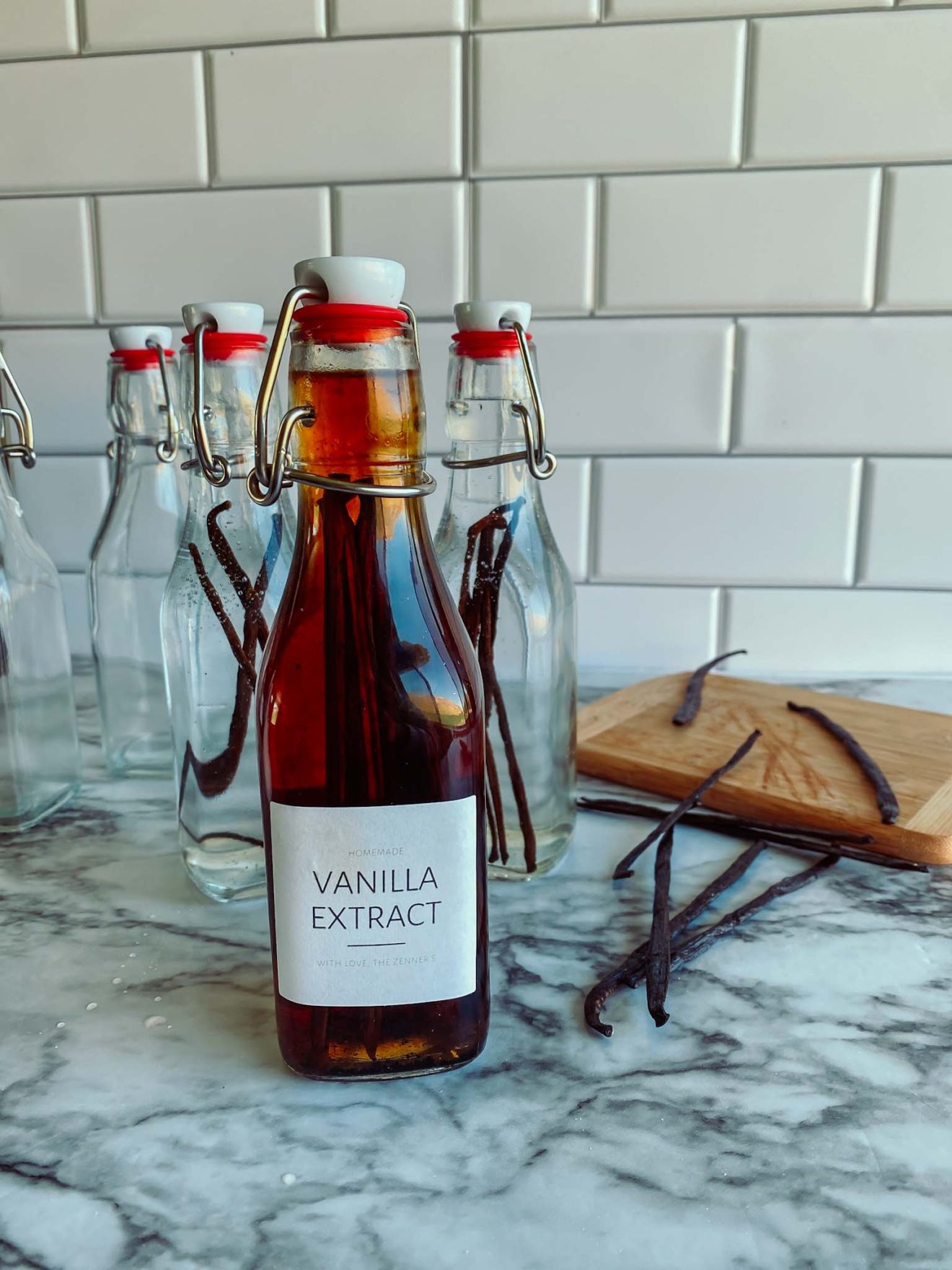 How to Make Homemade Vanilla Extract - The Farmstyle