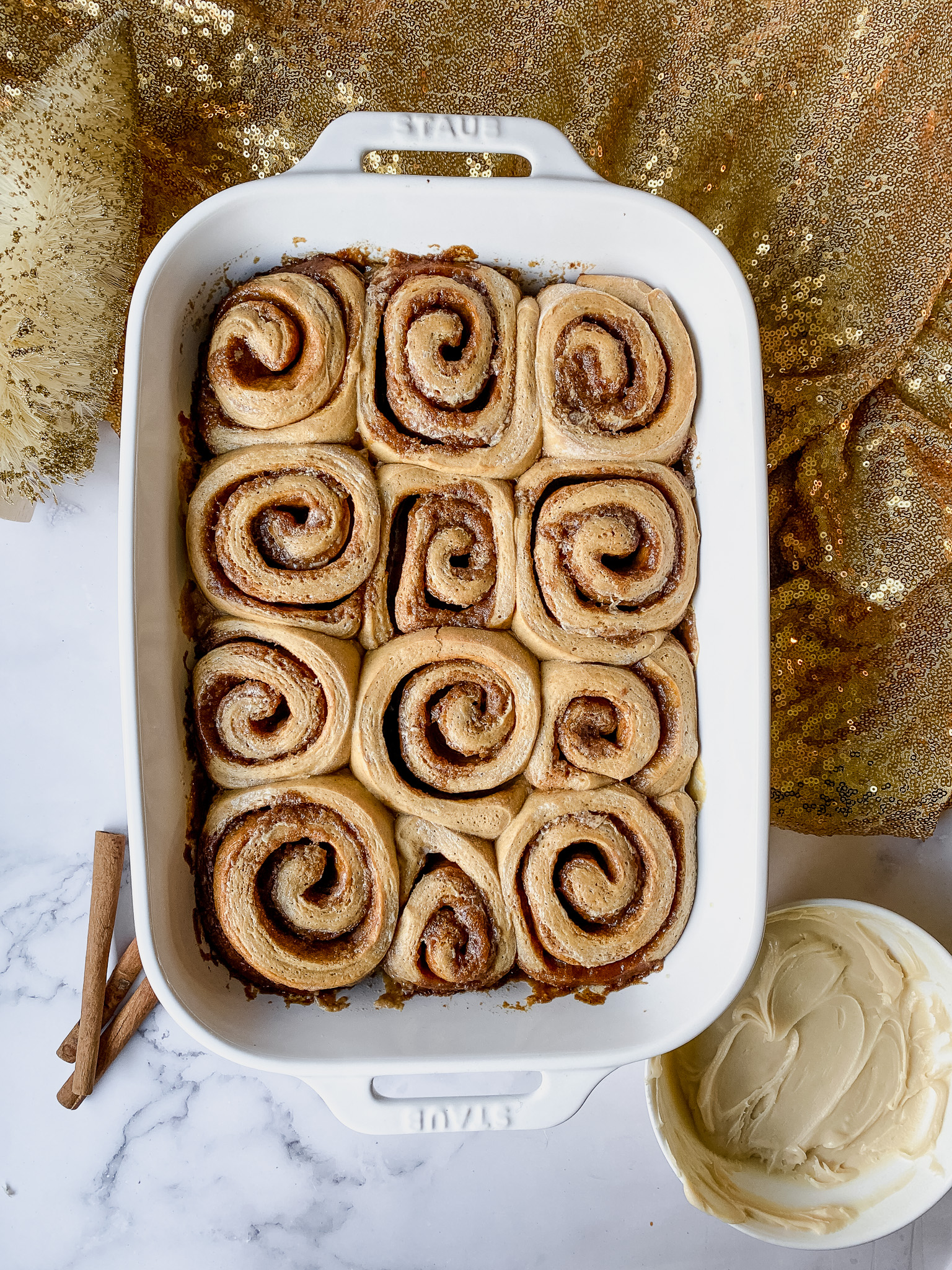 Gingerbread Cinnamon Rolls - The Farmstyle