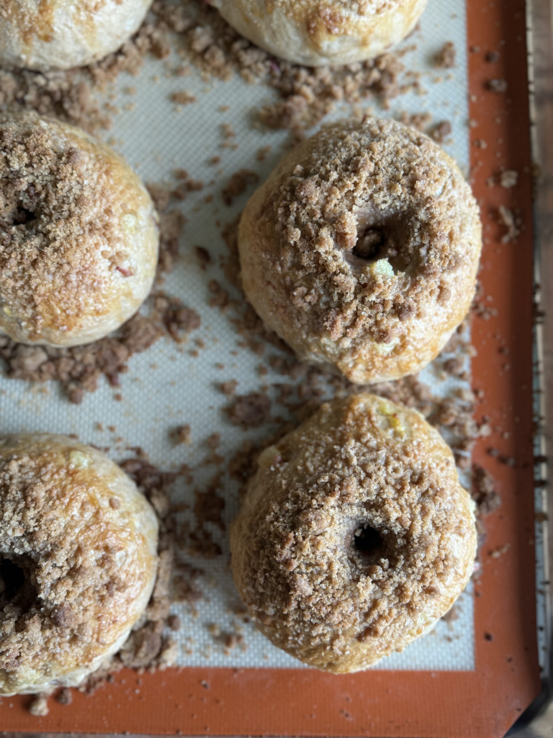 Cinnamon Crunch Apple Bagels - The Farmstyle