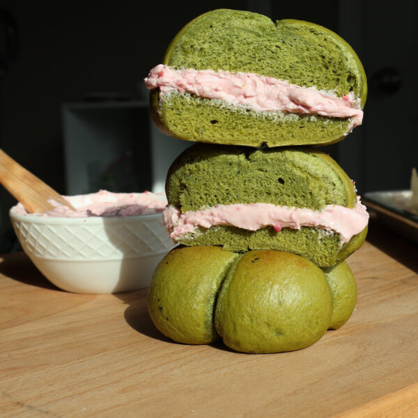 Easy Matcha Bagels | Four Leaf Clover Shaped for St. Patrick's Day ...