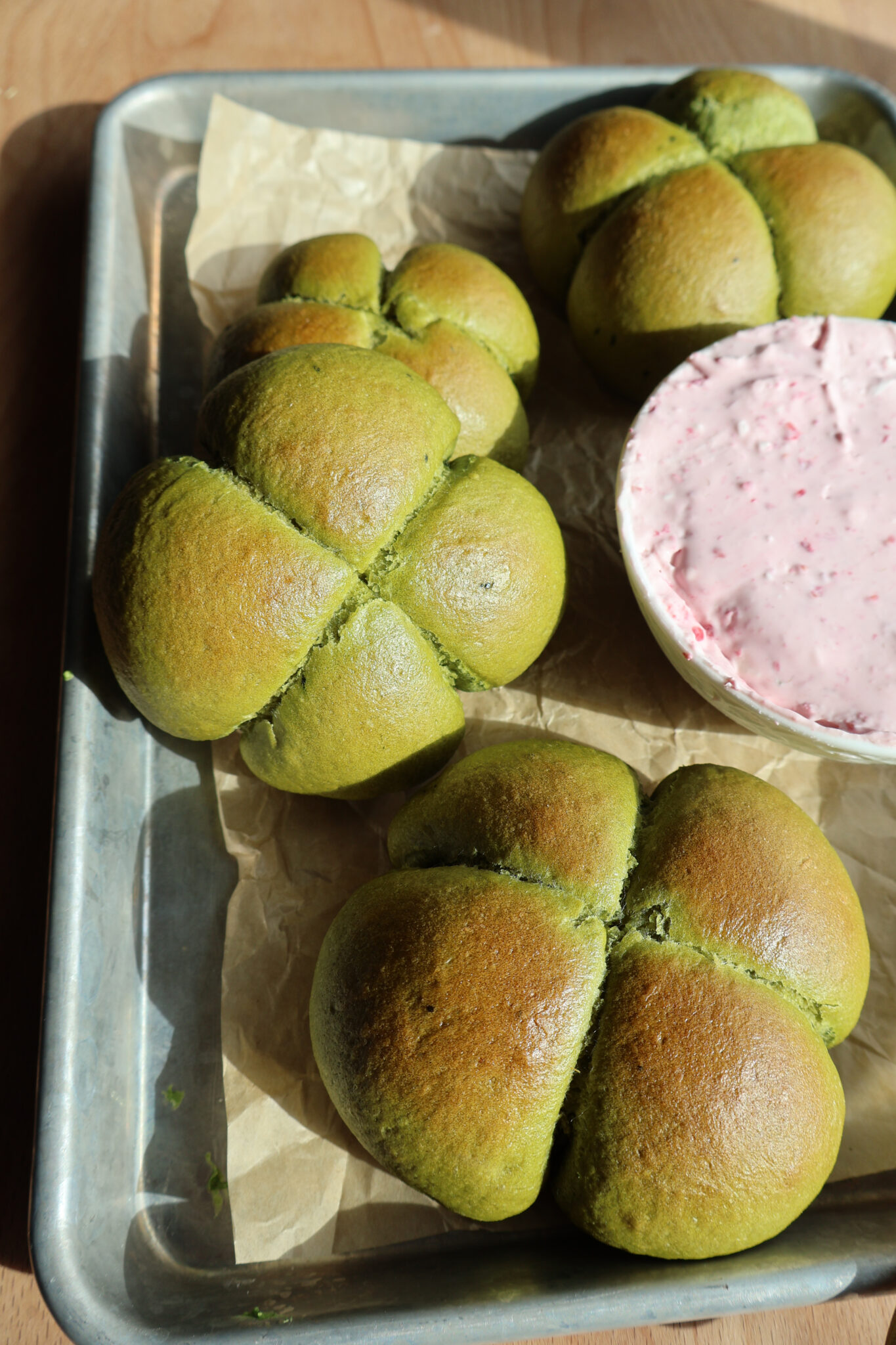 Easy Matcha Bagels | Four Leaf Clover Shaped for St. Patrick's Day ...
